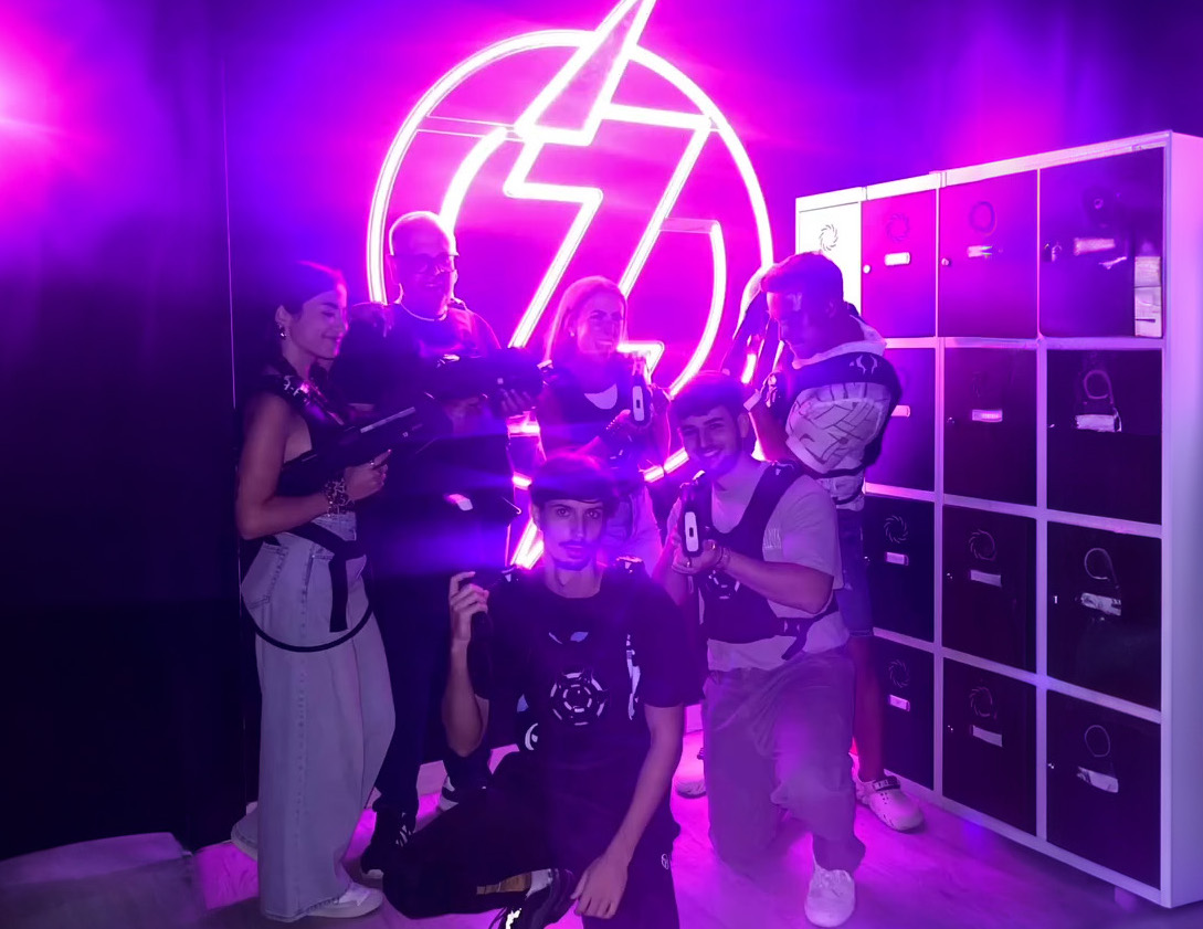 La actividad perfecta para hacer teambuilding - LaserZone